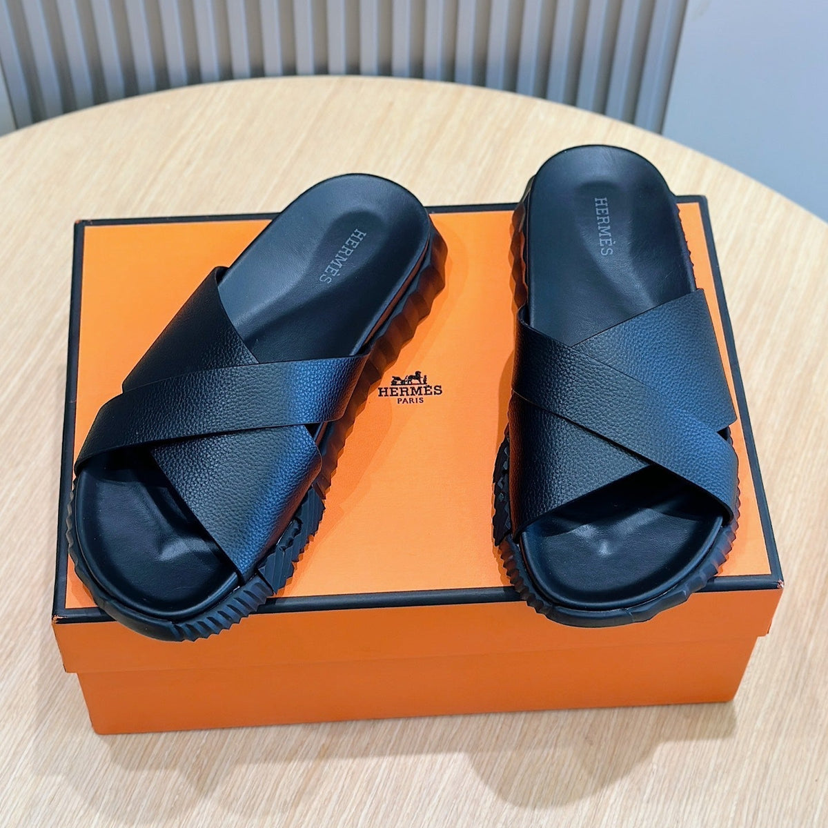 HM Men's Infra Slide Black Calfskin 547620 – Amejews