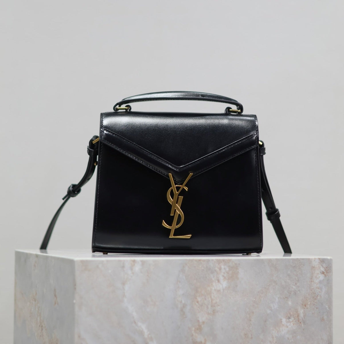 CASSANDRA MINI TOP HANDLE BAG 20 IN BLACK SMOOTH LAMBSKIN GOLD HARDWAR ...