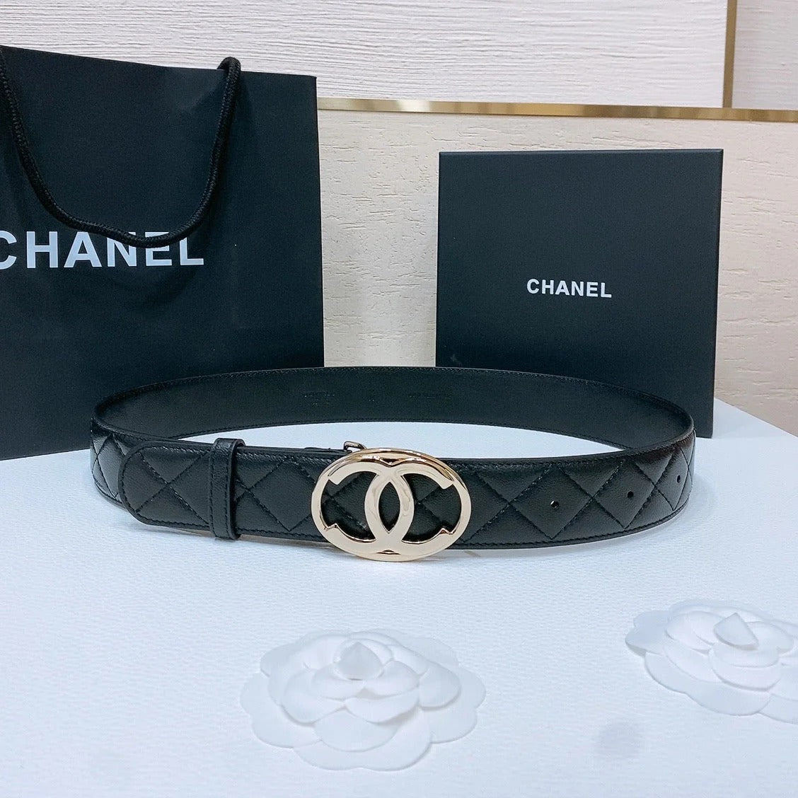 DOUBLE C BELT 38MM IN BLACK QUILTED LAMBSKIN WITH GOLD OVAL BUCKLE CEN ...