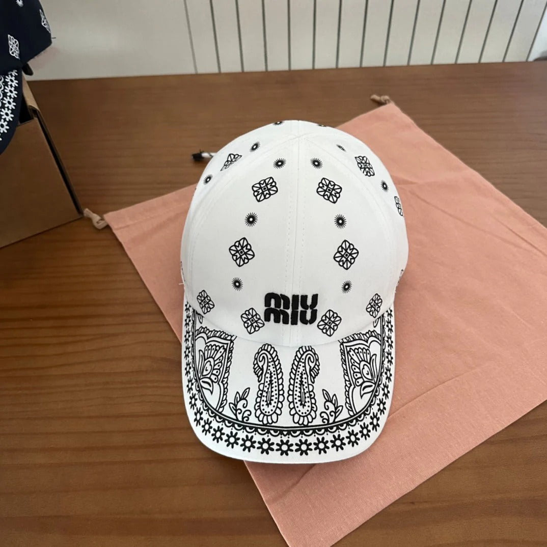 MM BASEBALL CAP IN WHITE WITH WHITE EMBROIDERED PATTERN – Amejews